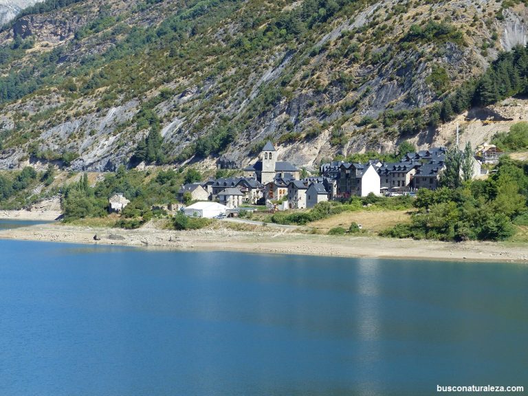 Lanuza | 【 Descubre este pequeño pueblo en el Pirineo